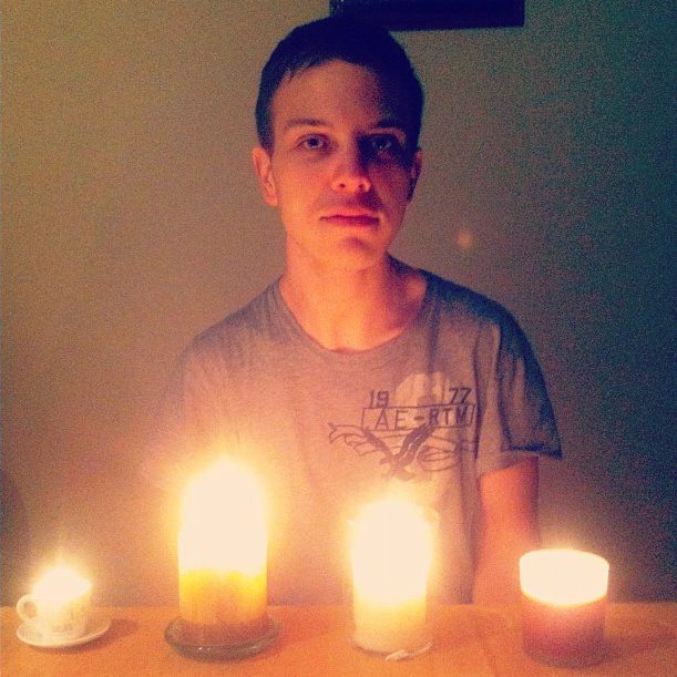 Confessions of a Sheltered Gay: Grindr – IMPACT Magazine